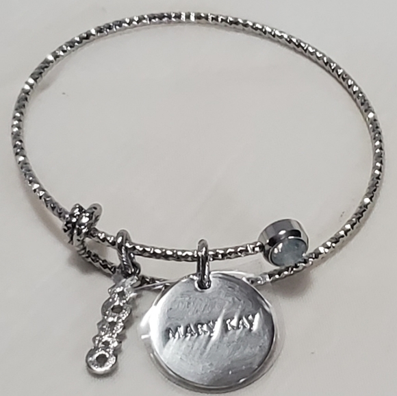 Mary Kay | Jewelry | Vintage Mary Kay Kiss Charm Bracelet | Poshmark